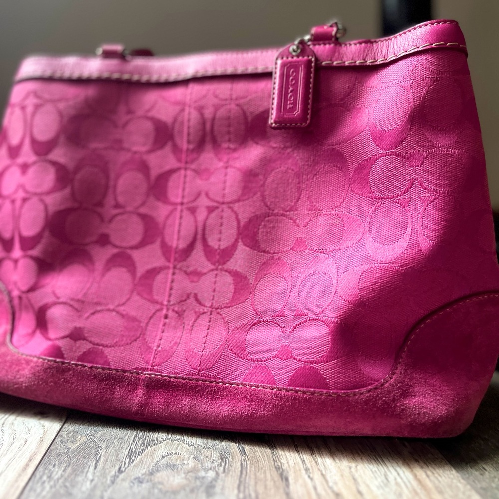 Coach Signature Monogram Canvas- Guc - Gem